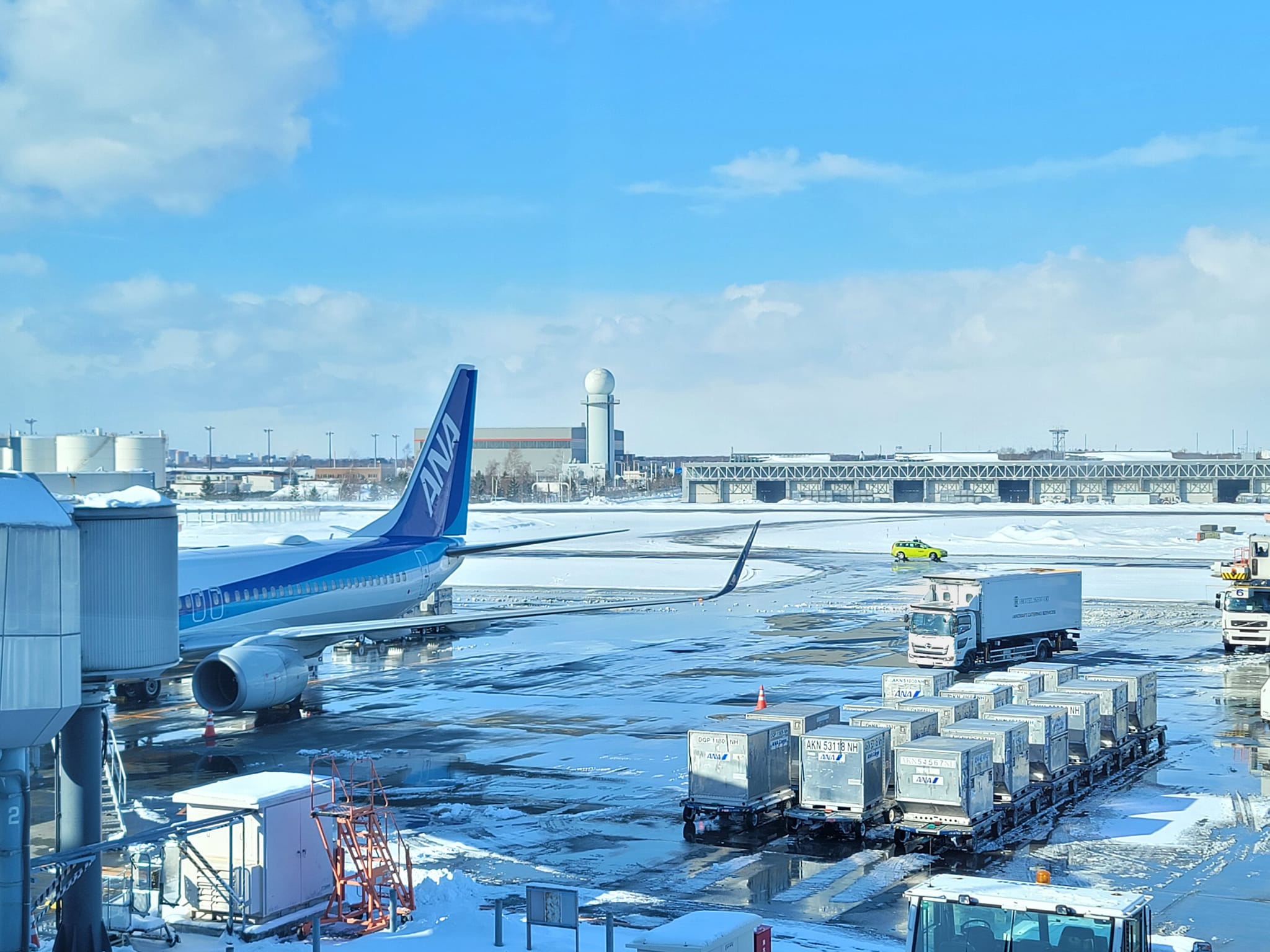 ANAダイナミックパッケージで行く 新千歳☞中部線 B737-800プレミアムクラスレビュー - 世界一パリが似合わない男の黄昏日記